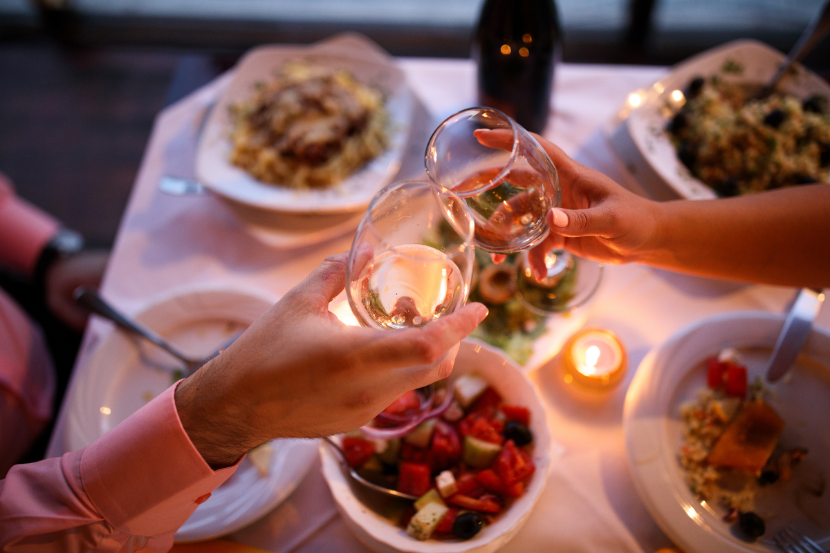 10 Delightful Catering Romantic Dinner Ideas For Two To Make The Night ...